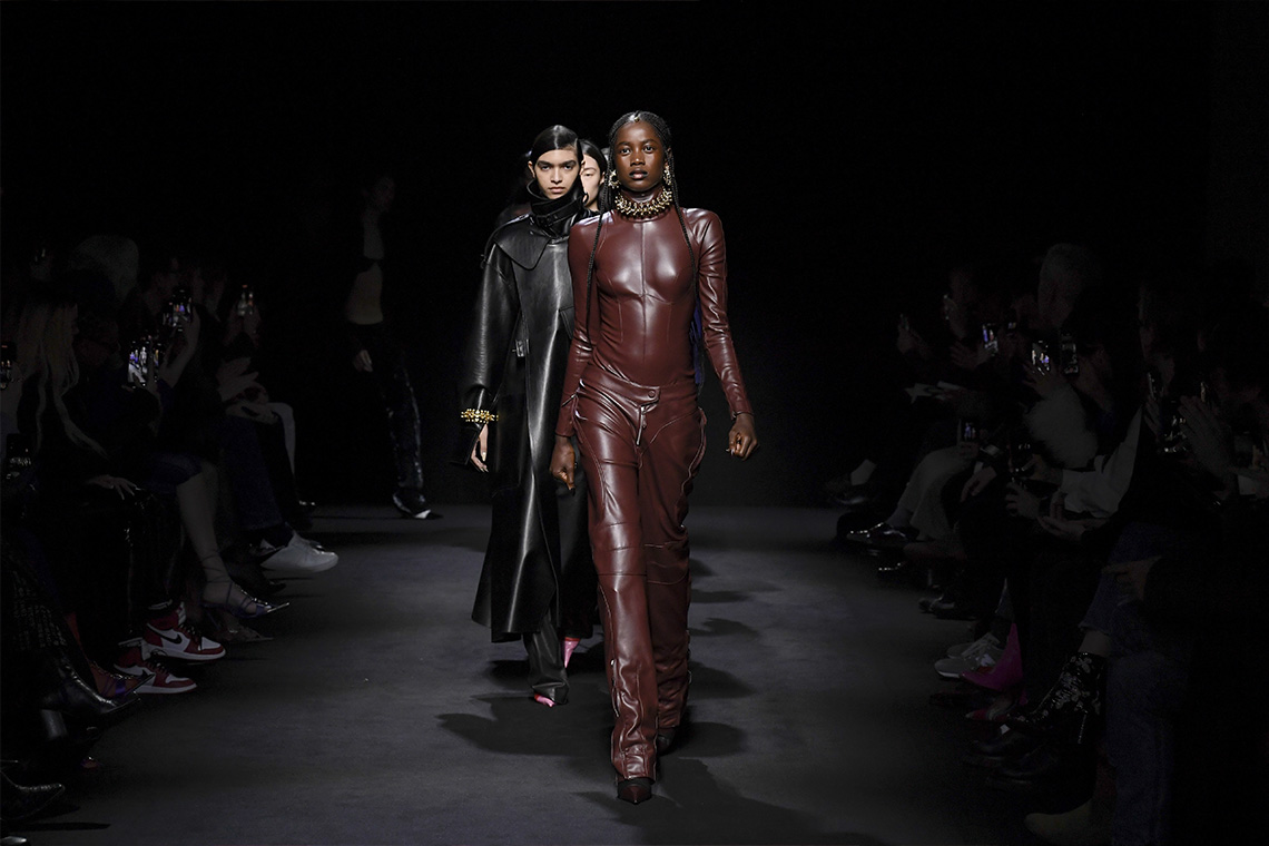 Показ мод: история, 30 культовых и лучших подиумов 2022/23 - MILLZ ...